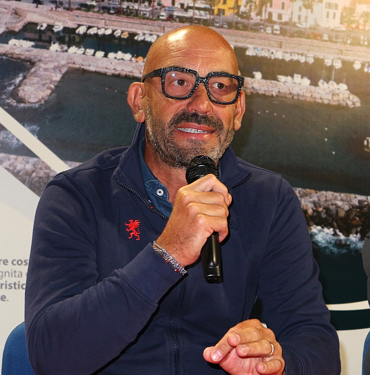 Riva Ligure -Sale in Zucca: piazza gremita e grandi applausi per Matteo ...